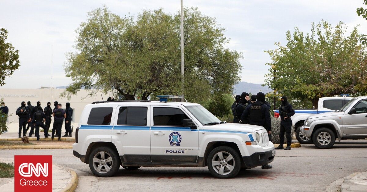 Συνελήφθησαν τέσσερις διακινητές σε Καβάλα και Εβρο - CNN.gr