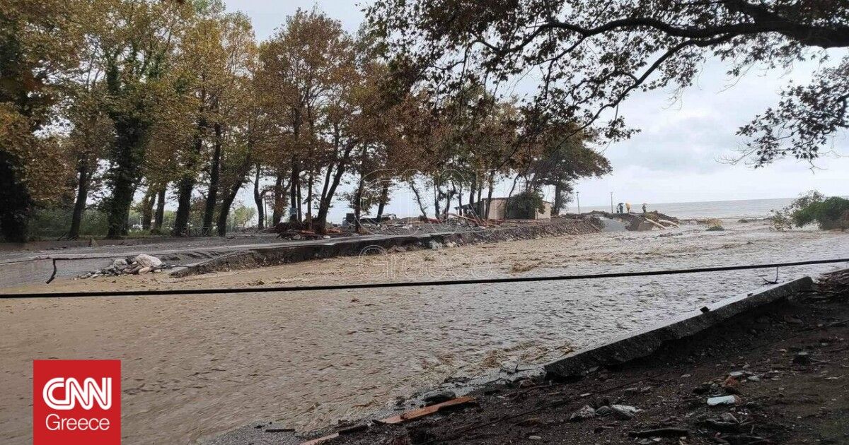 Εικόνες καταστροφής στην παραλία Παπά Νερό στο Πήλιο - CNN.gr