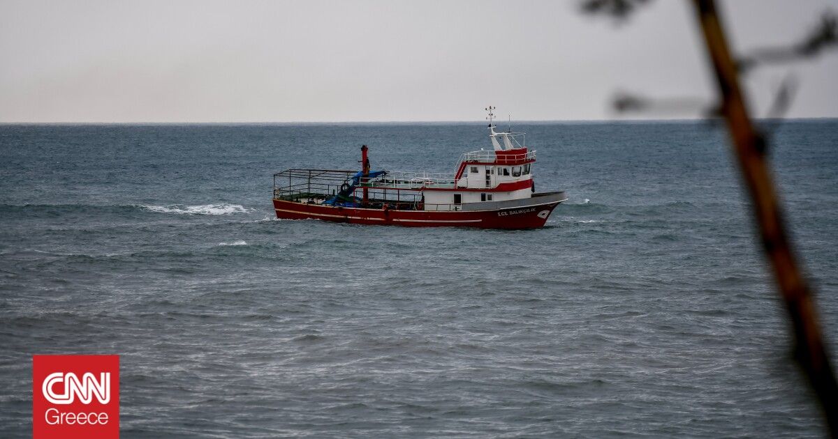 Φορτηγό πλοίο προσάραξε στη Λάρυμνα - CNN.gr