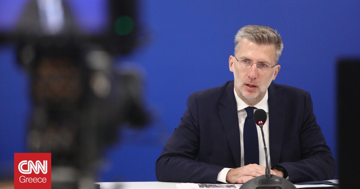 Σκέρτσος: Το panic button σώζει ζωές γυναικών - CNN.gr