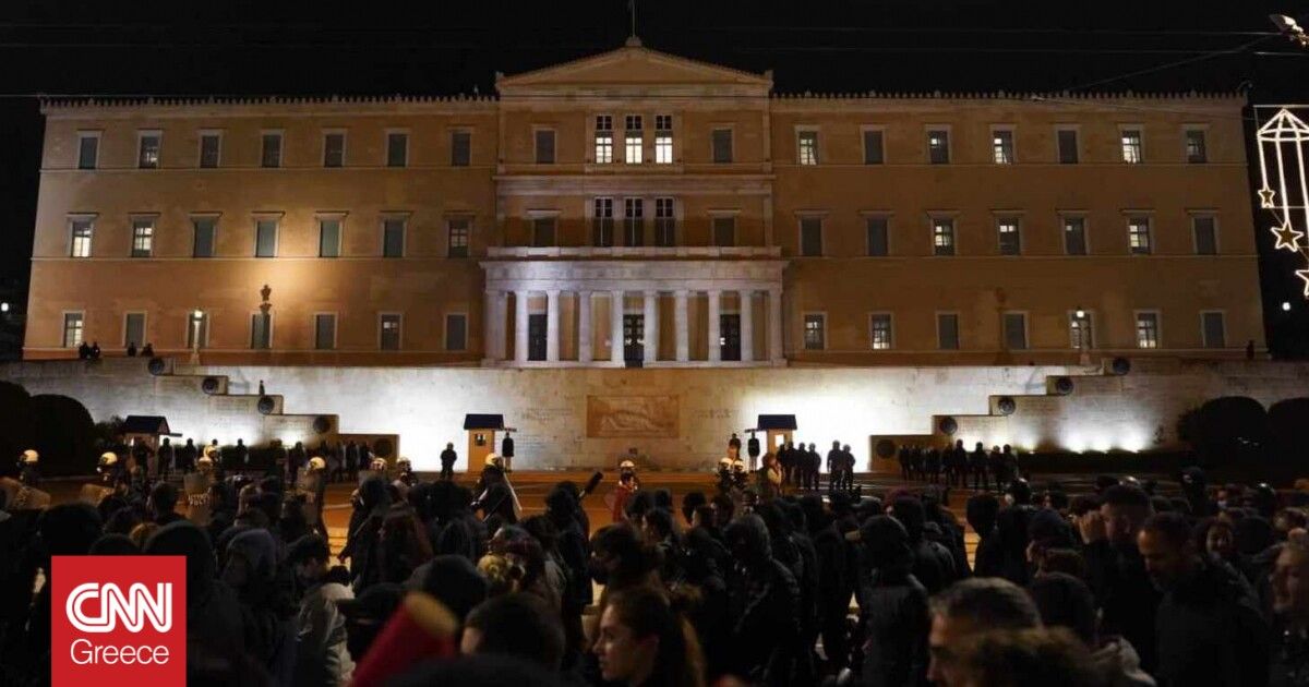 Έκλεισε ο σταθμός του Μετρό στο Σύνταγμα - Κλειστοί παραμένουν ...