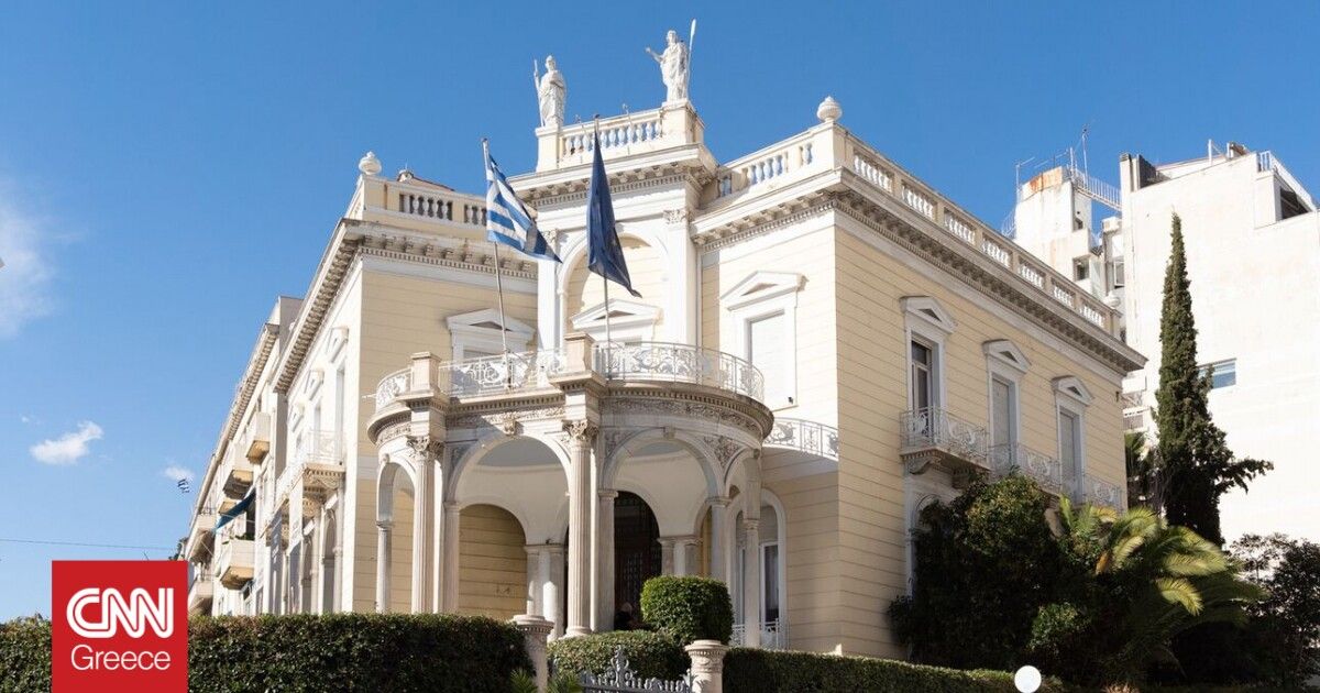 Οι Πανθέοι και η αναπαράσταση της ελληνικής αστικής τάξης - CNN.gr