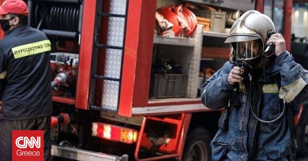 Συναγερμός στην Πυροσβεστική για φωτιά σε αποθήκη στο Κορωπί - CNN.gr