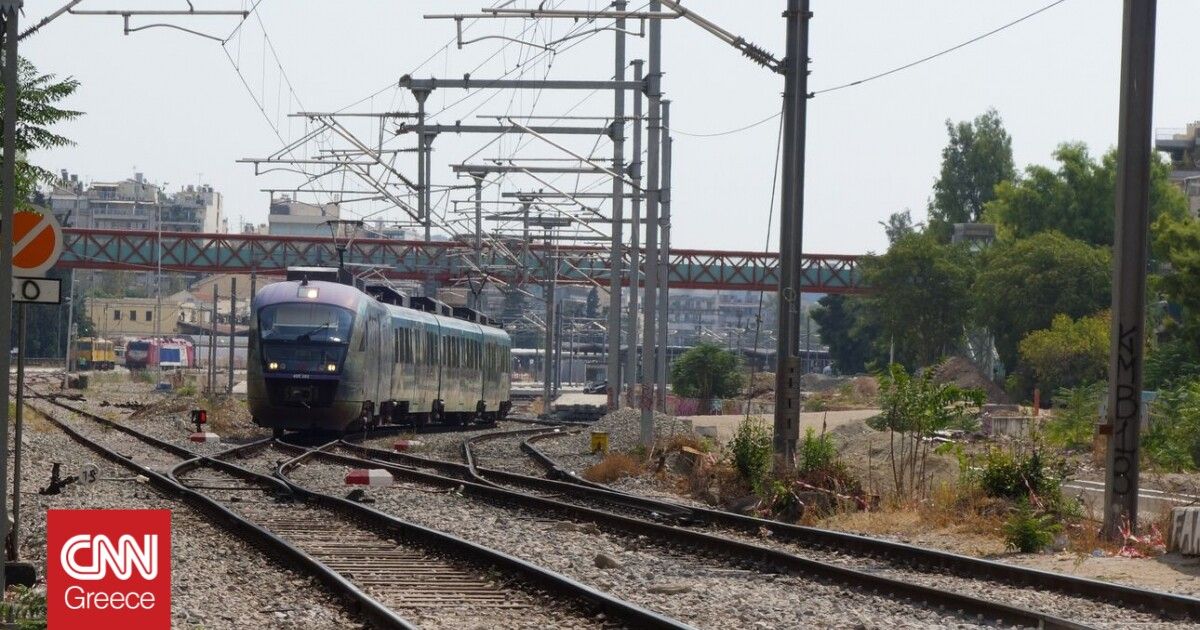 Θεσσαλονίκη: Τρένο προσέκρουσε σε δέντρο - Τραυματίας ο μηχανοδηγός ...