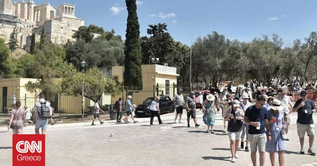 Ξεκινά ταχύρρυθμο πρόγραμμα κατάρτισης στο επάγγελμα του ξεναγού - CNN.gr