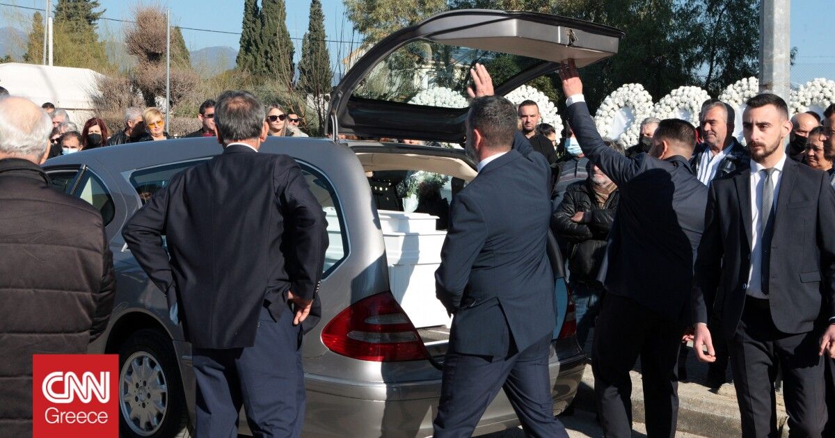 Μεσολόγγι: Σε κλίμα οδύνης το «τελευταίο αντίο» στον Μπάμπη Κούτσικο ...