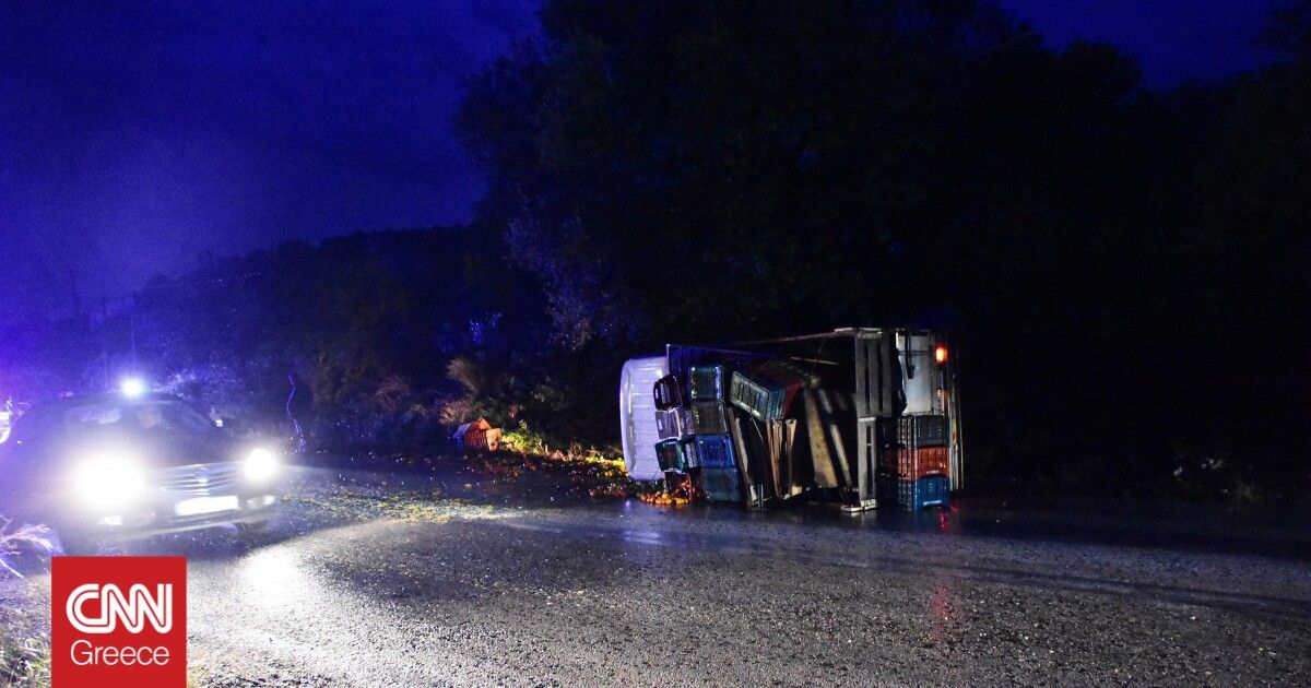 Πέλλα: Σοκαριστικό τροχαίο στην Αριδαία - Αυτοκίνητο κόπηκε στα δύο ...
