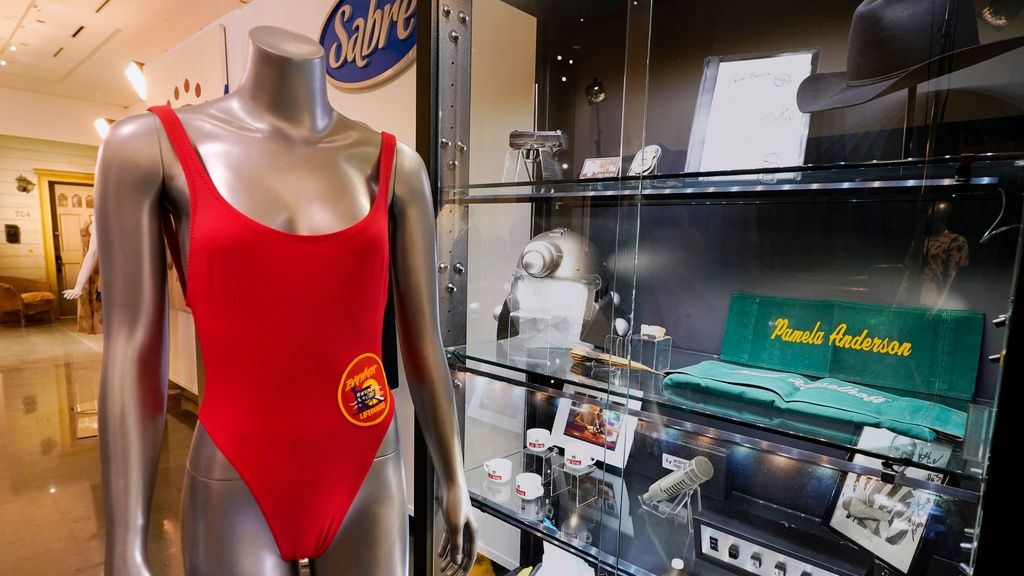 Επιστρέφει στις οθόνες η σειρά Baywatch - CNN.gr