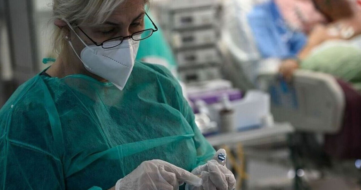 ΕΟΔΥ: Έξαρση κρουσμάτων μηνιγγίτιδας στην Πάτρα - Τι συστήνει ο ...