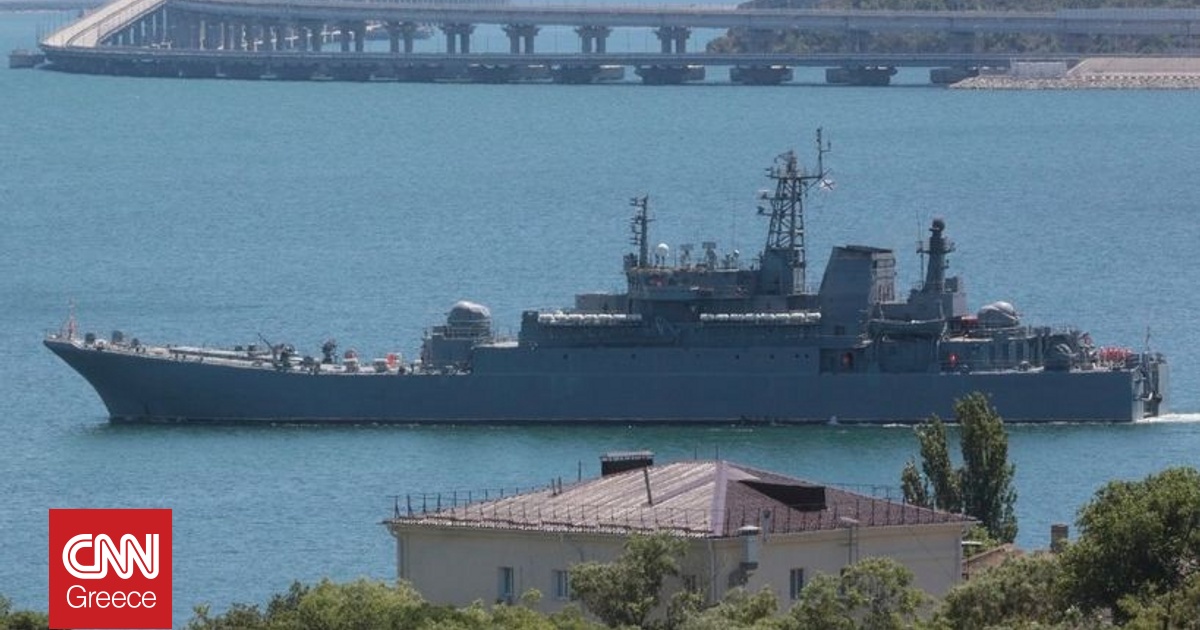 Ουκρανία: Έπληξε δύο ρωσικά πλοία στην Κριμαία - CNN.gr