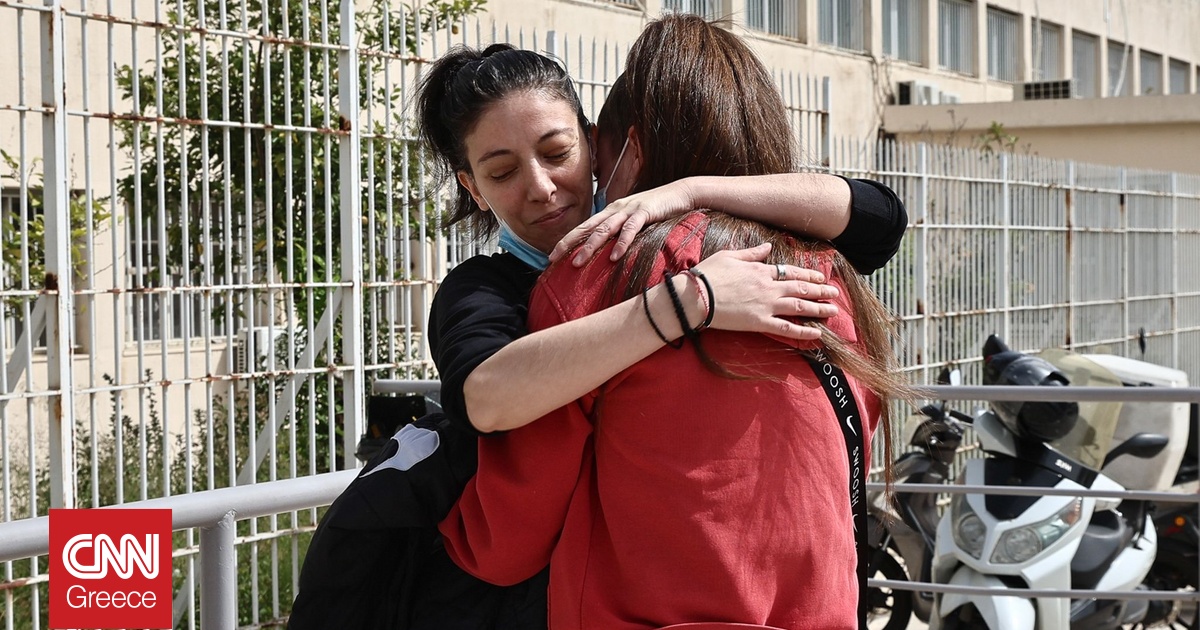Κολωνός: Αποφυλακίστηκε η μητέρα της 12χρονης - CNN.gr