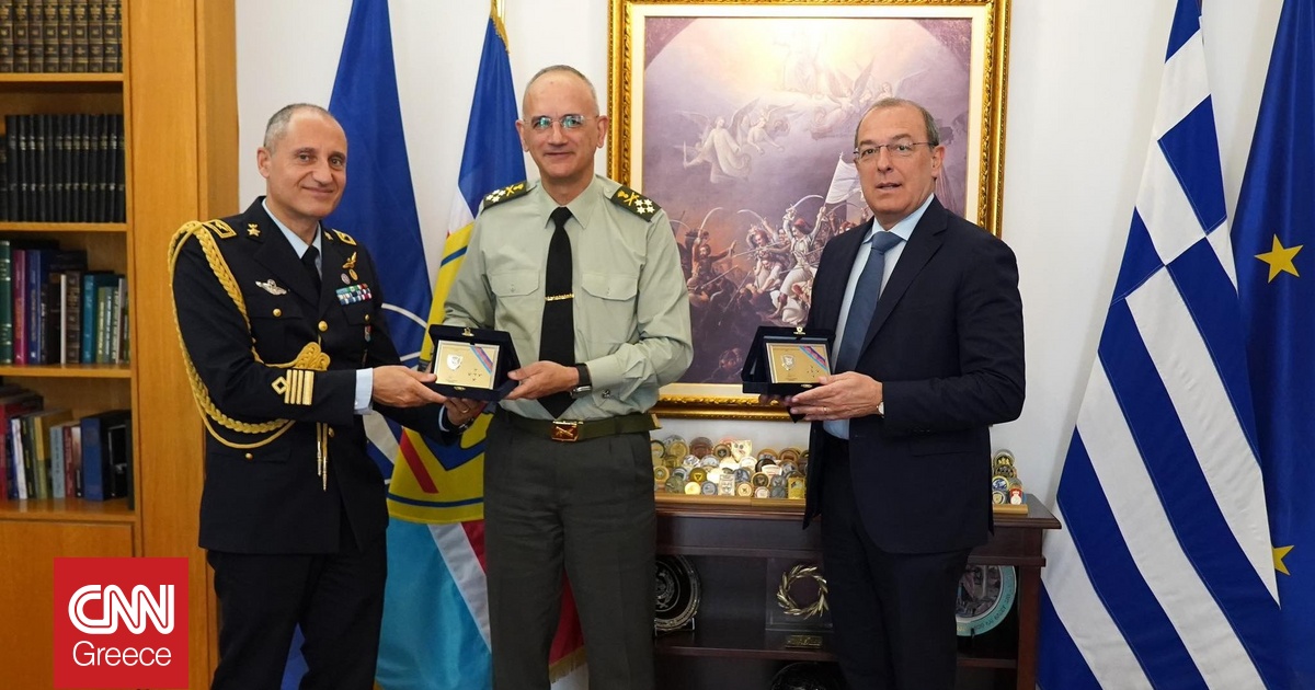 Συνάντηση του Αρχηγού ΓΕΕΘΑ με τον Πρέσβη της Ιταλίας στην Ελλάδα - CNN.gr