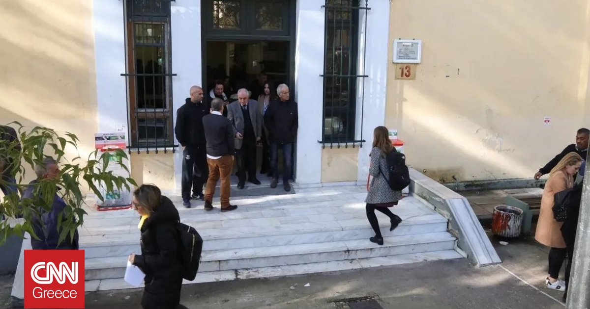 Δίωξη για απόπειρα σωματικής βλάβης στον γνωστό τραγουδιστή - Ανακαλεί ...