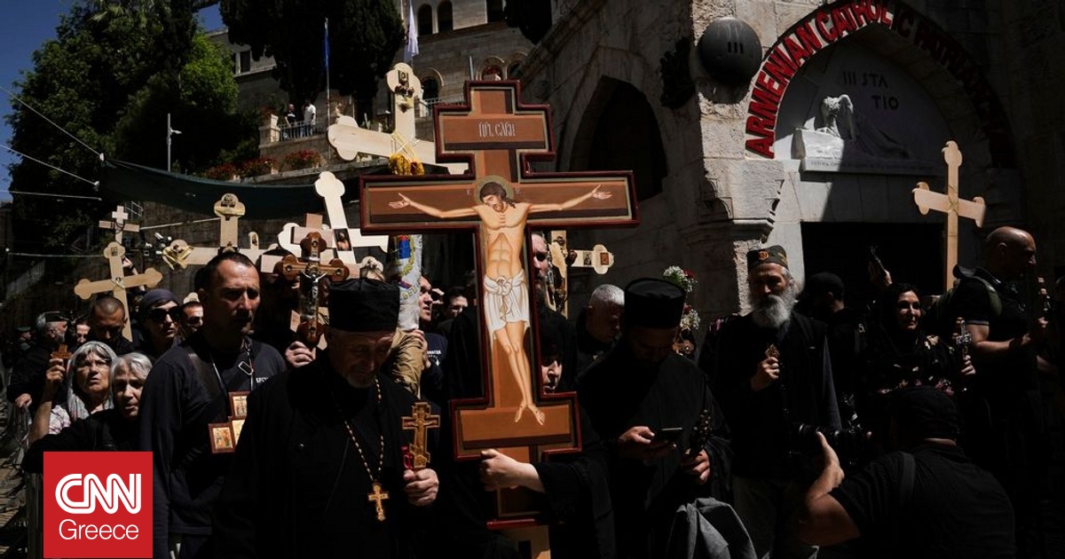 Ιερουσαλήμ: Οι προσκυνητές στα βήματα του Ιησού στην οδό των Μαρτυρίων ...