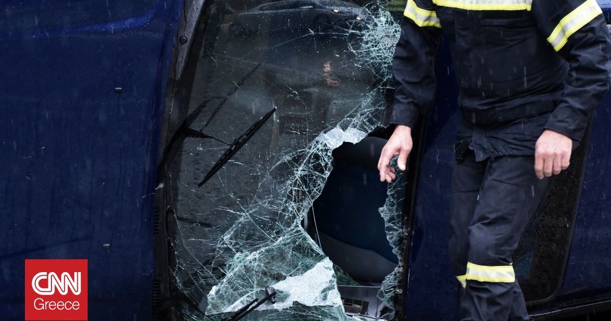 Καραμπόλα τριών οχημάτων στην κάθοδο της Κηφισίας - Στο νοσοκομείο ένας ...