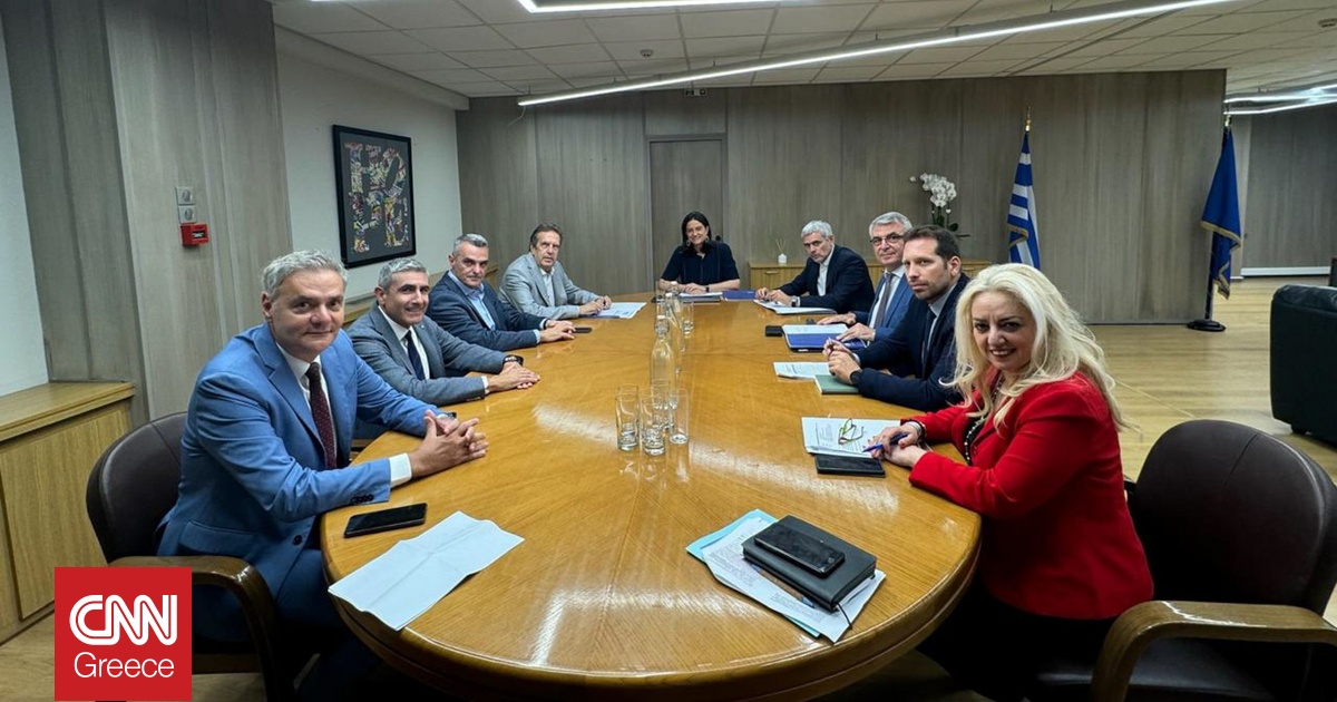 Συνάντηση Κεραμέως με τους εκπροσώπους του ΣΕΤΕ και της ΕΣΕΕ - CNN.gr