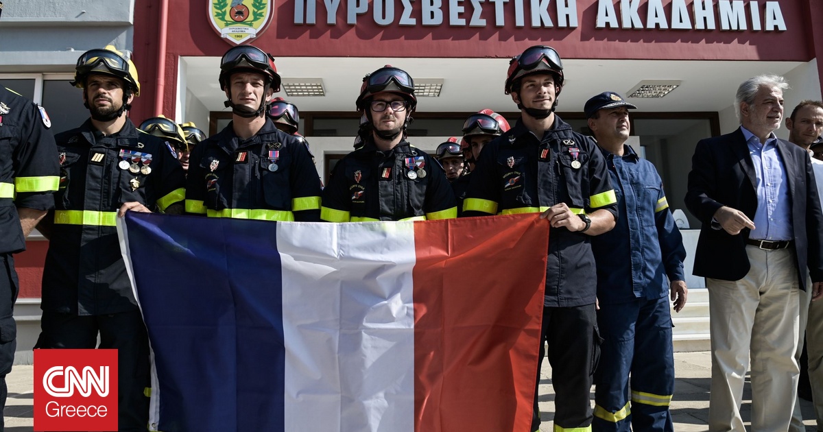 Στο λιμάνι της Πάτρας η γαλλική βοήθεια για τις φωτιές με 35 ...