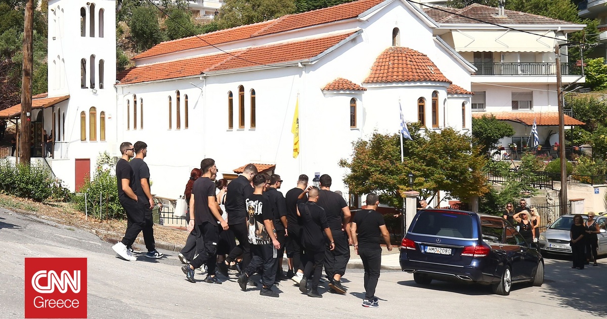 Μνημόσυνο για τον 19χρονο Γιάννη που σκοτώθηκε στο λούνα παρκ ...