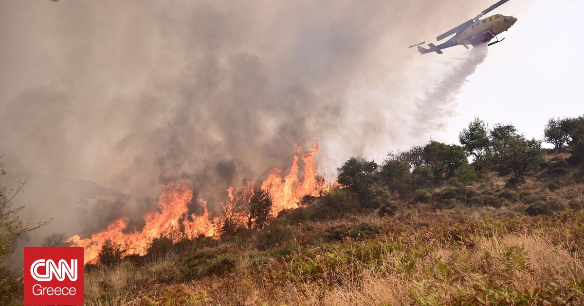 Μαίνεται ανεξέλεγκτη η πυρκαγιά στην Κορινθία - Προς Ευρωστίνα το ...