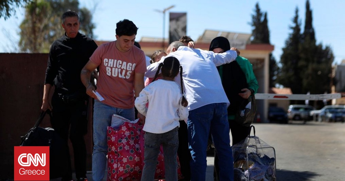 Μαζική έξοδος αμάχων από το Λίβανο προς τη Συρία - Πέρασαν τα σύνορα 160.000 - CNN.gr