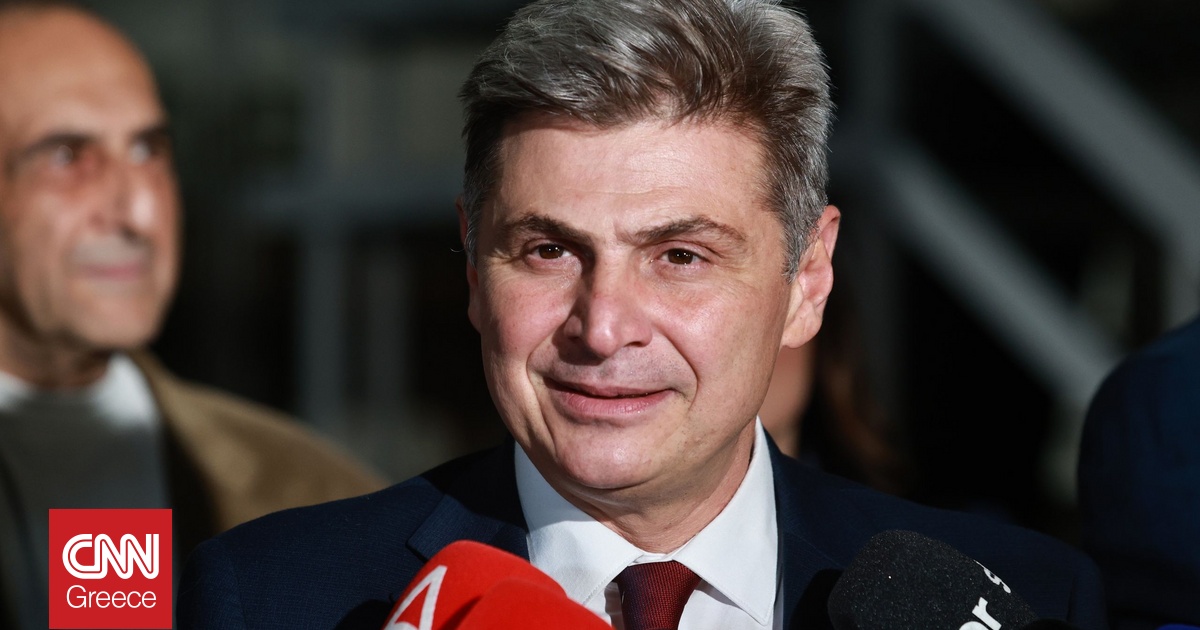 Φαραντούρης για κόμμα Καρυστιανού: «Συζητώ μαζί της δεν είναι κρυφό ...