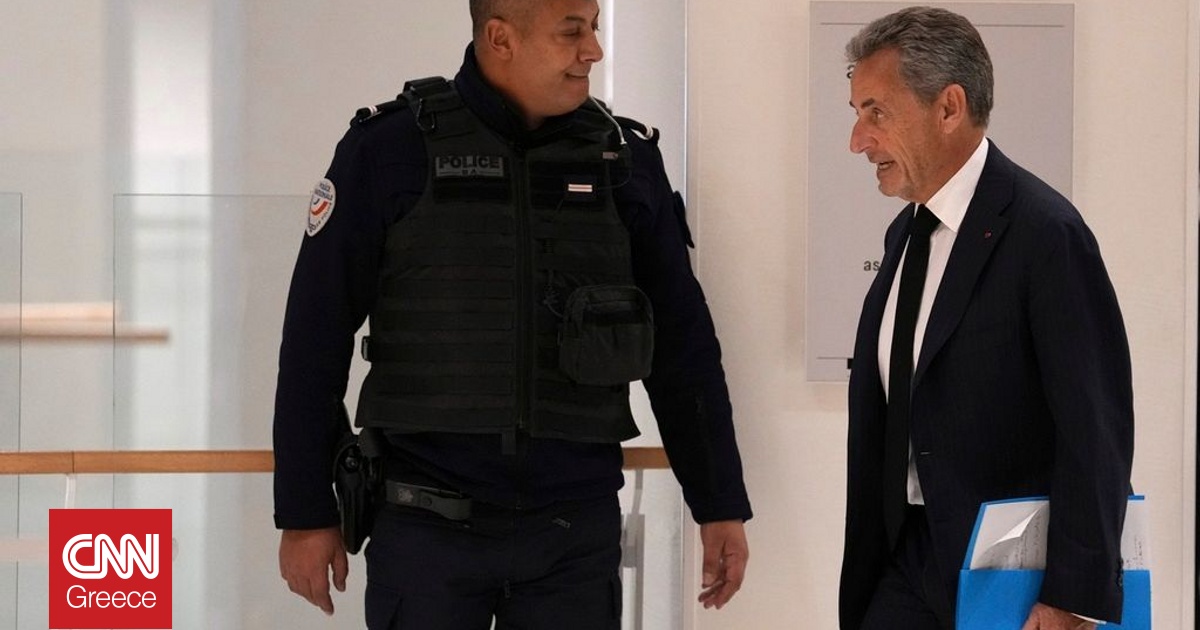 Σε κατ' οίκον περιορισμό με βραχιολάκι, ο πρώην πρόεδρος της Γαλλίας ...