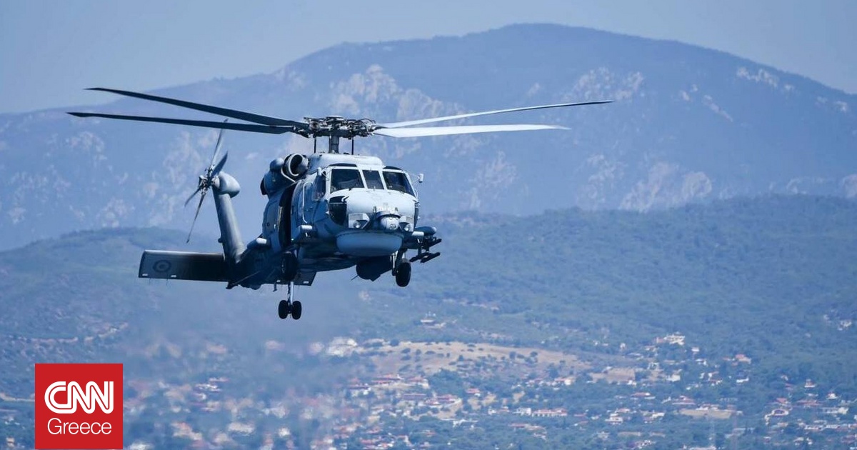 Eλικόπτερο του Πολεμικού Ναυτικού μετέφερε ασθενή από πλοίο με τουρκική ...