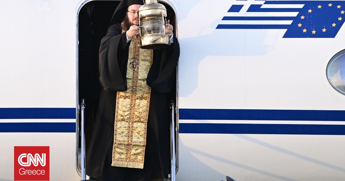 Στην Αθήνα το Άγιο Φως - Πώς θα ταξιδέψει σε όλη την Ελλάδα - CNN.gr