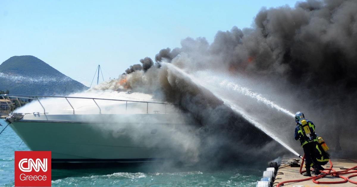 Φωτιά σε θαλαμηγό στο Πόρτο Χέλι - Διασώθηκαν οι επιβαίνοντες - CNN.gr