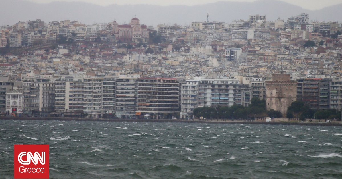 Γυναίκα ανασύρθηκε χωρίς τις αισθήσεις της από το λιμάνι της ...