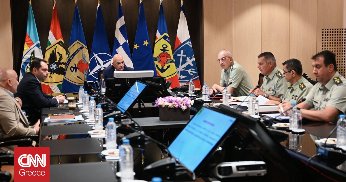 Τετ α τετ Νίκου Δένδια με τον Υφυπουργό Οικονομικών Θάνο Πετραλιά - Η ...