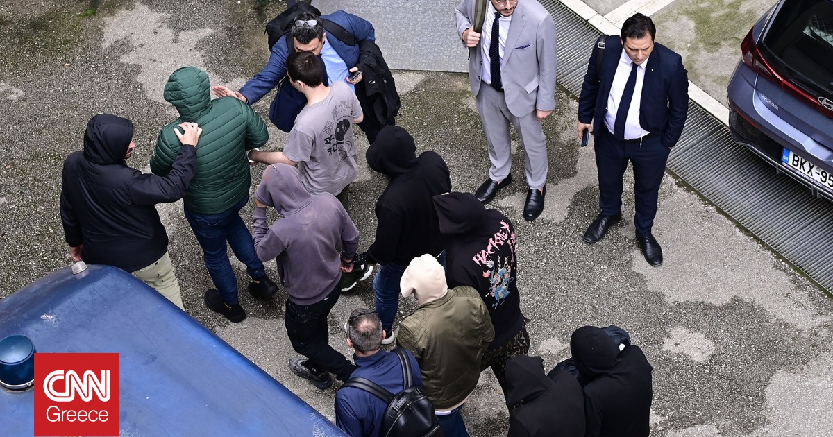 ΟΠΕΚΕΠΕ: «Βραχιολάκι» στη σύζυγο του φερόμενου ως αρχηγού του ...