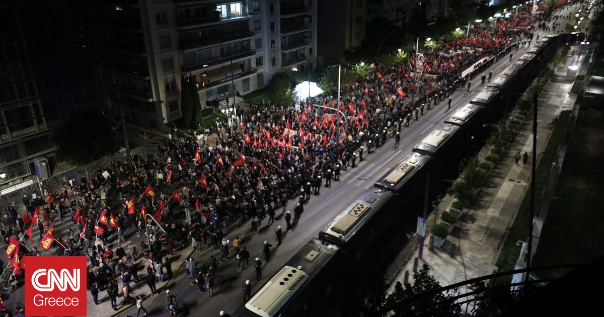 Πολυτεχνείο: Χιλιάδες διαδηλωτές τίμησαν ειρηνικά την 52η επέτειο της ...