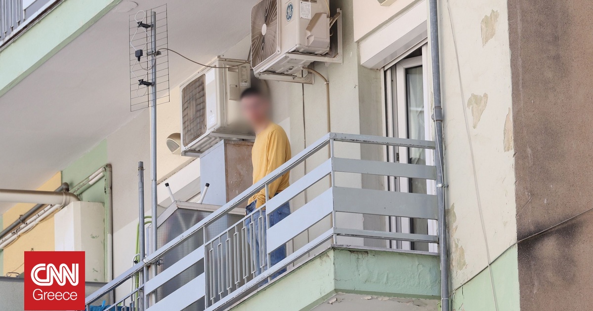 Θεσσαλονίκη: 20χρονος πετάει αντικείμενα από τρίτο όροφο - Αναφορές ότι ...