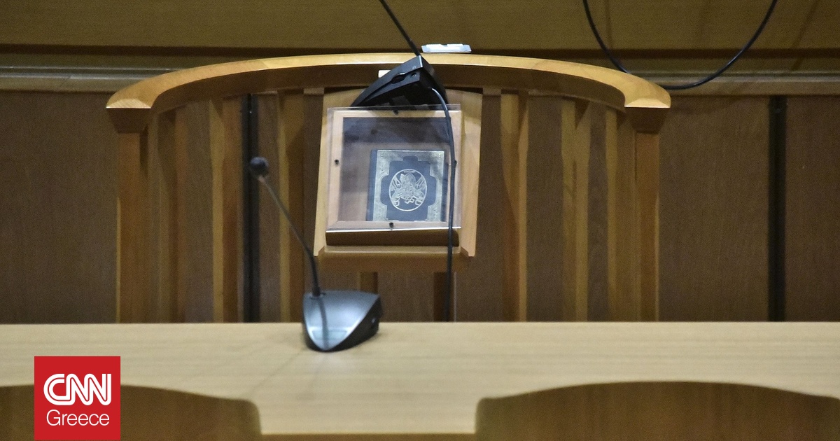 Λαμία: Στη φυλακή τρία άτομα που ξήλωσαν πόρτα σπιτιού για να το ...