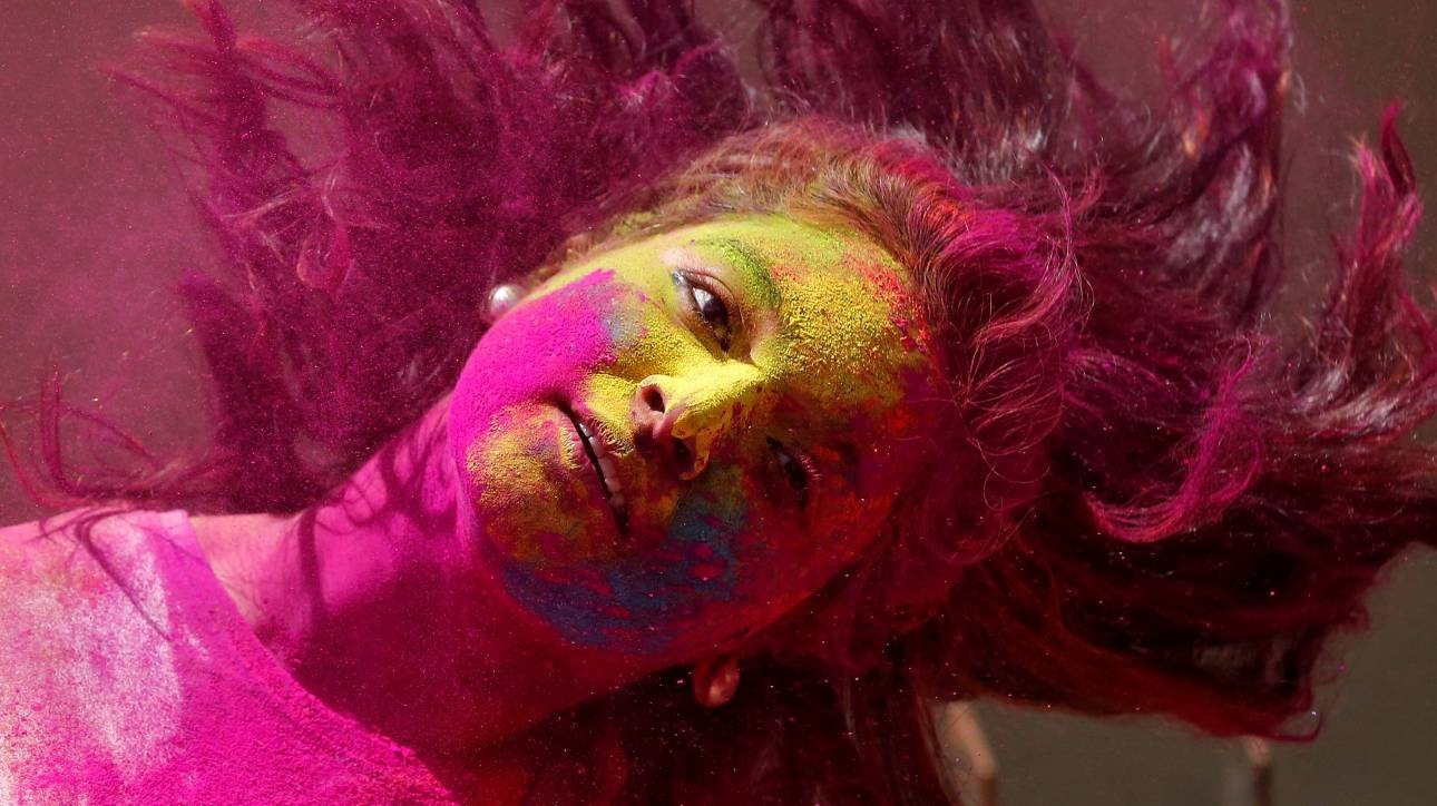 Holi Festival: Γιορτή χρωμάτων, παράδοσης και ισότητας - CNN.gr