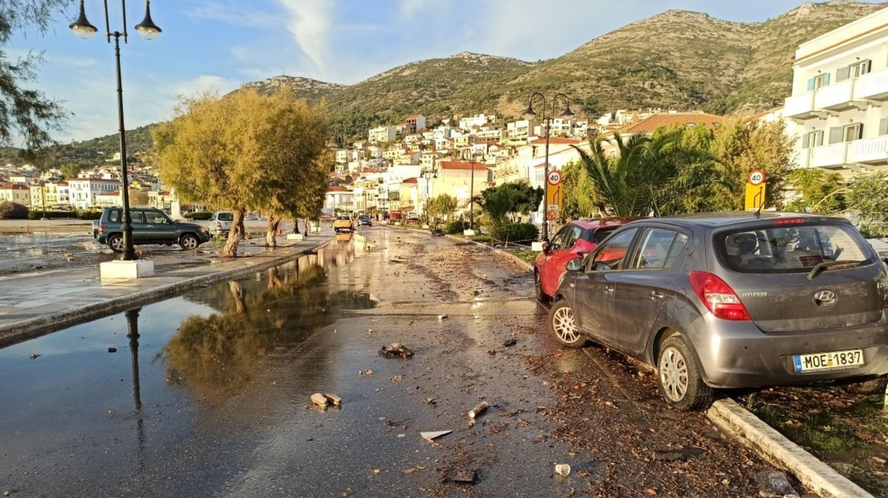 Σεισμός Σάμος: Συγκλονιστικό βίντεο από κατολίσθηση στα Αυλάκια - CNN.gr