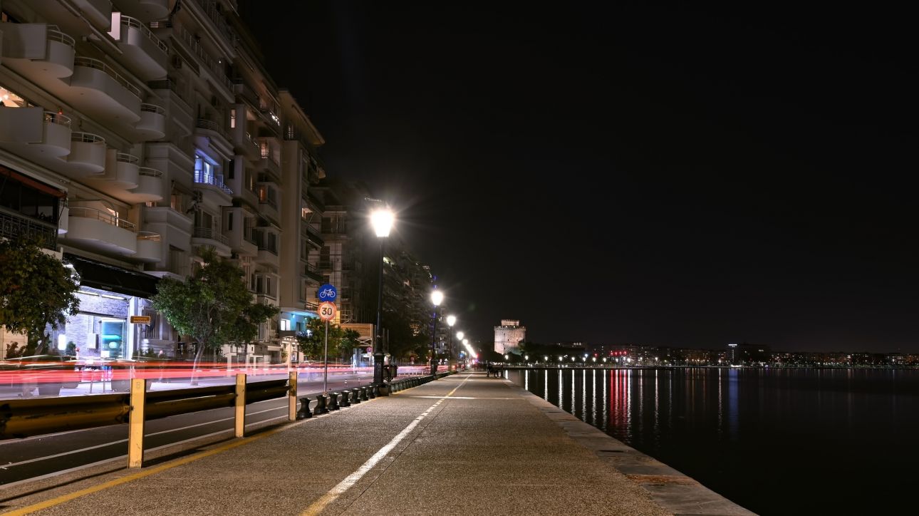 Lockdown: Τα SMS και το ενδεχόμενο απαγόρευσης κυκλοφορίας - CNN.gr