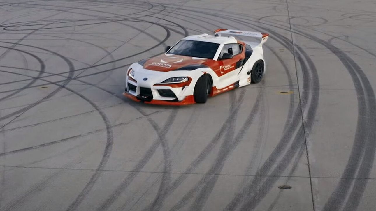 Αυτή η Toyota GR Supra κάνει εντυπωσιακά, αυτόνομα drift - CNN.gr