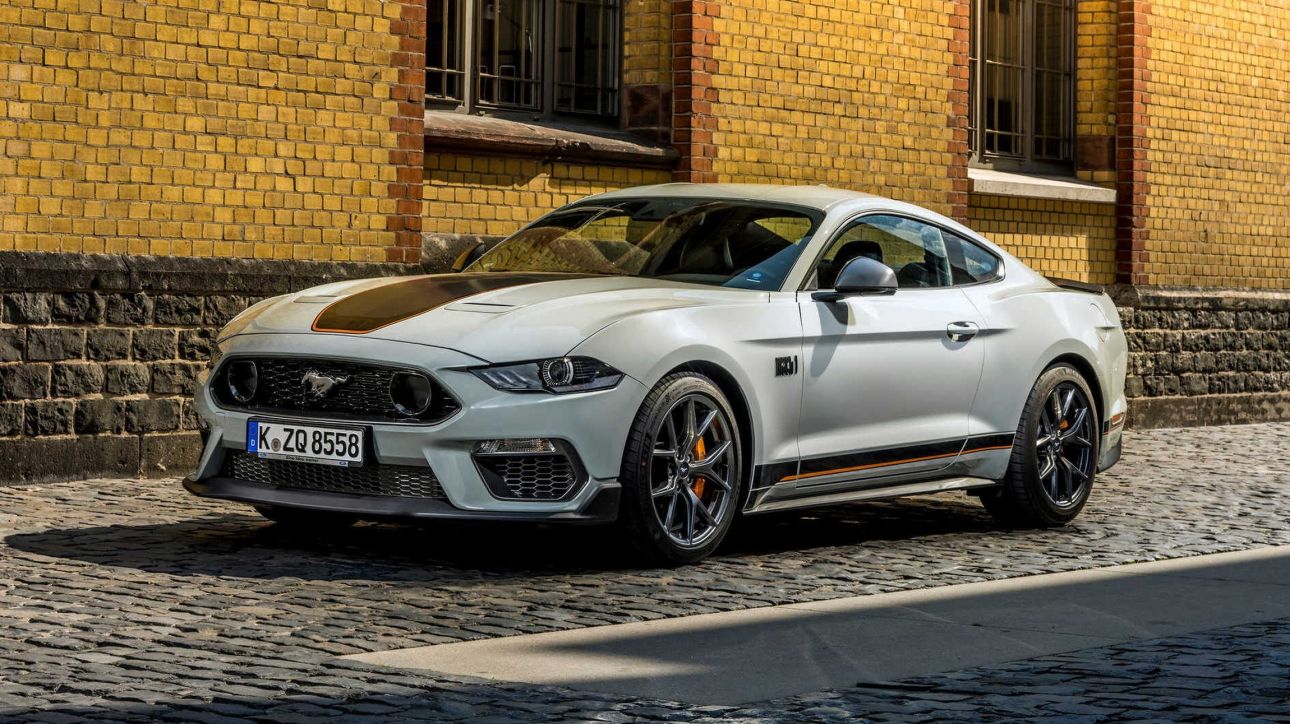Η Mach 1 είναι η Ford Mustang που βάζει τον οδηγό ακόμα περισσότερο στο ...