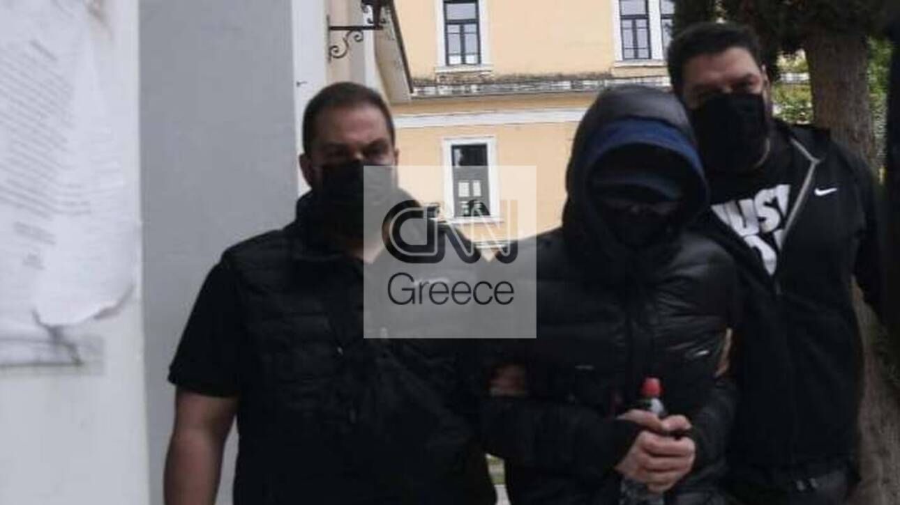 Προφυλακιστέος κρίθηκε ο Μένιος Φουρθιώτης μετά την απολογία του - CNN.gr