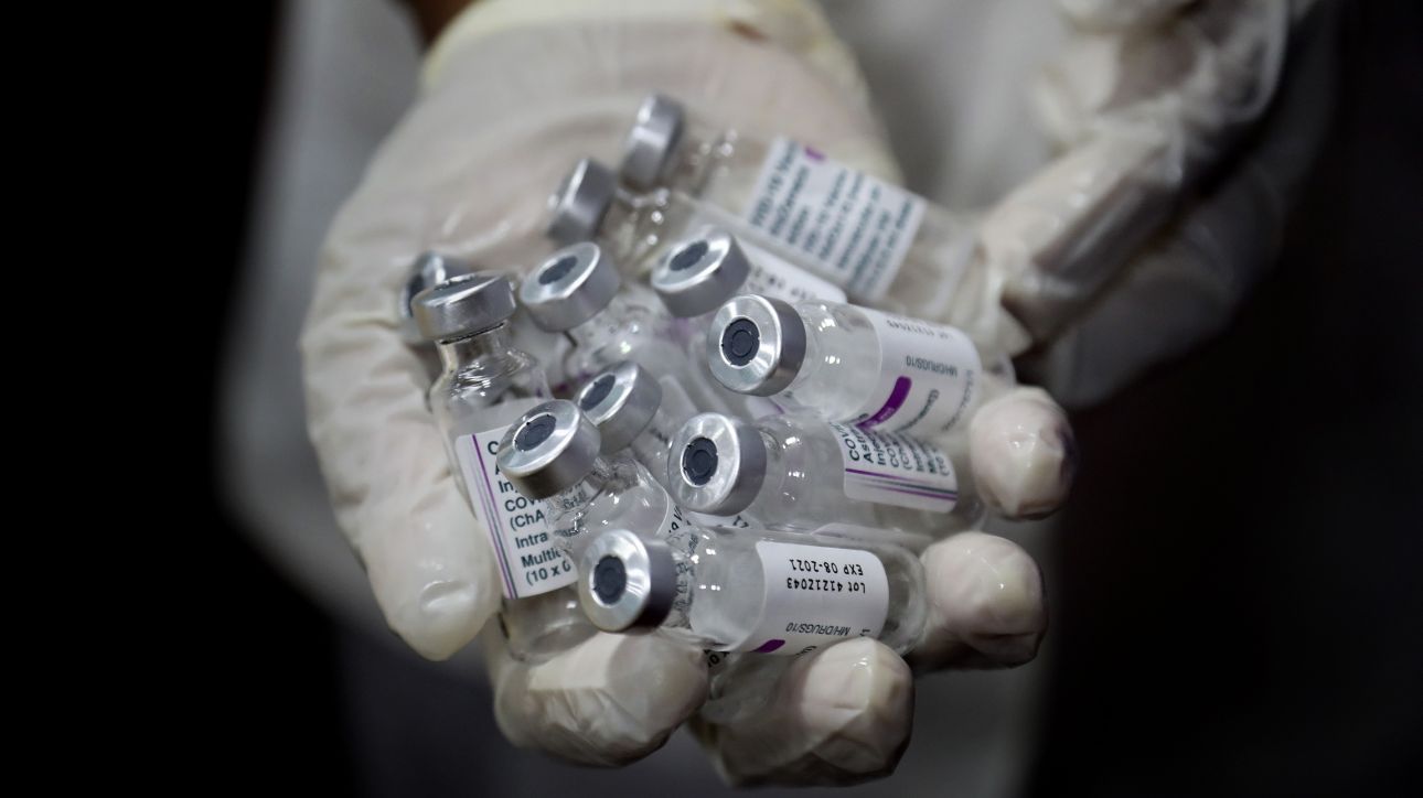 Μελέτη - crash test στα εμβόλια Pfizer και AstraZeneca: Ποιο παράγει τα ...