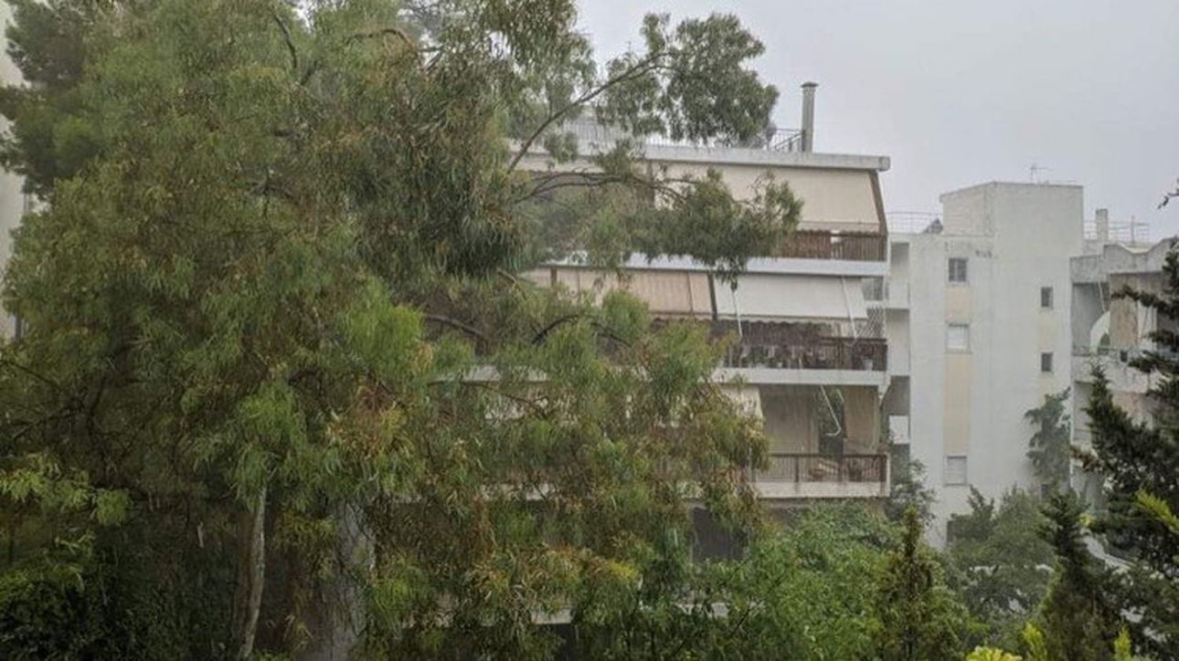 Καιρός: Άνοιξαν και πάλι οι ουρανοί στην Αθήνα - Διακοπές ρεύματος σε ...