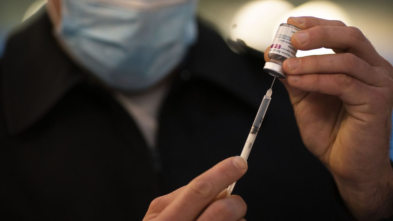 Εμβολιασμός - Δεύτερη δόση με AstraZeneca: Τι προτείνουν οι ειδικοί ...