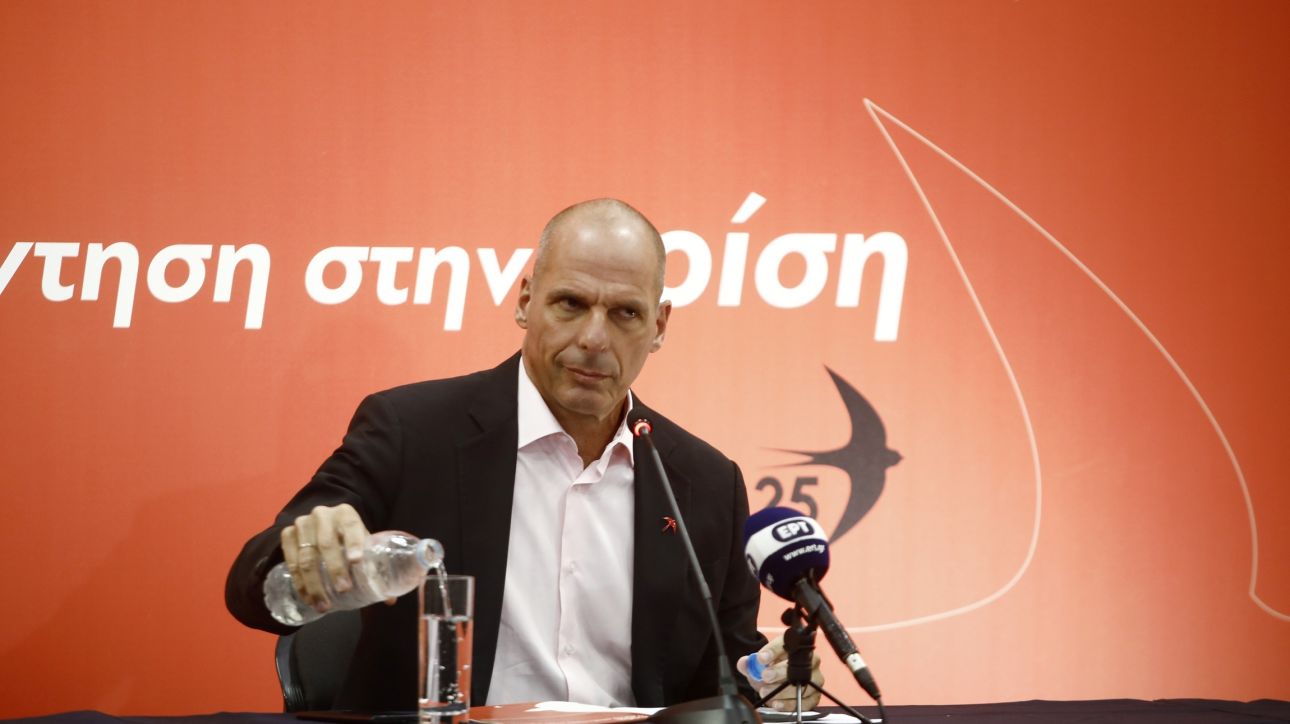 Έκλεψαν το φουσκωτό σκάφος του Βαρουφάκη στην Αίγινα - CNN.gr