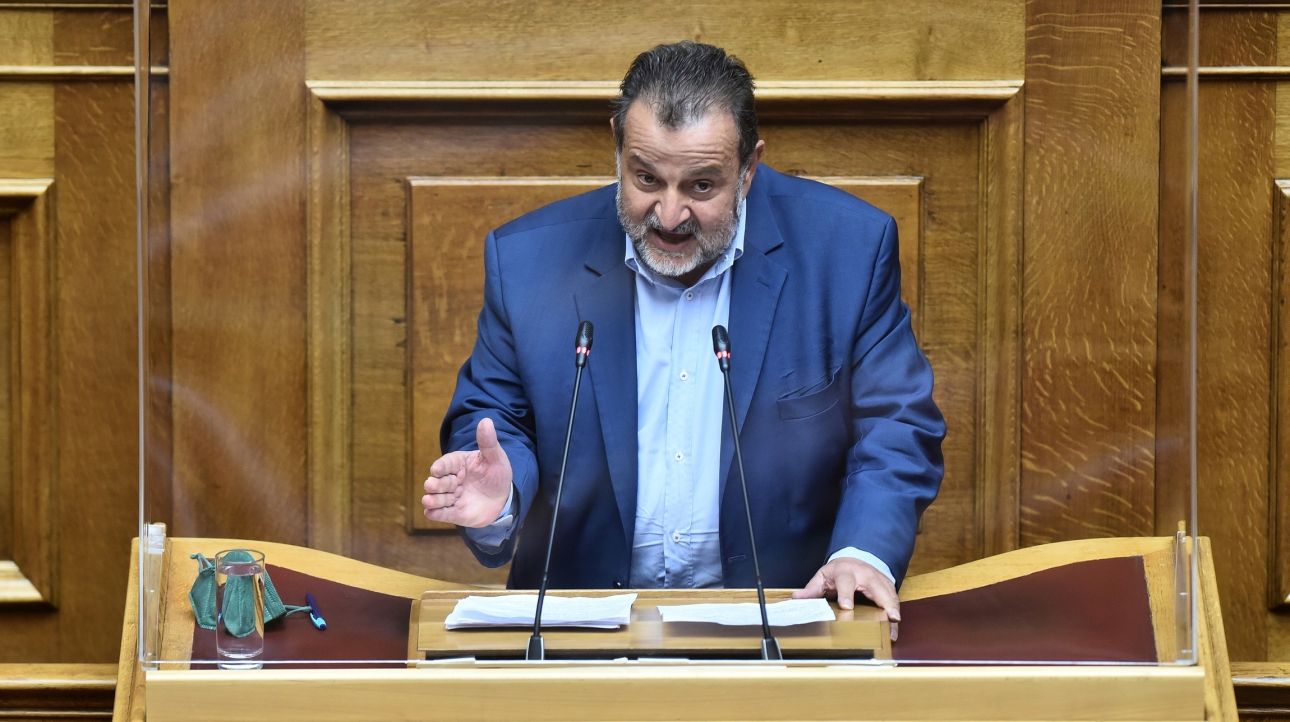 ΚΙΝΑΛ: Κατέθεσε 6.837 υπογραφές ο Βασίλης Κεγκέρογλου - CNN.gr