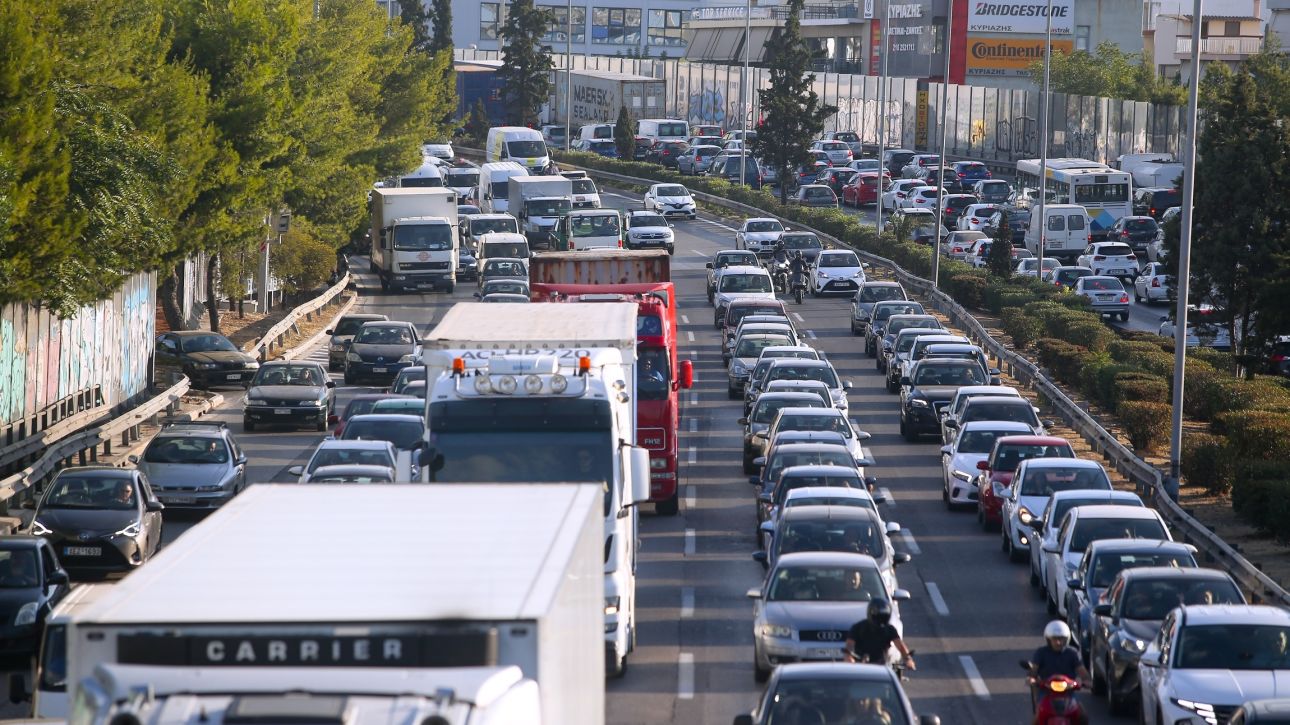 Μετ΄ εμποδίων η κίνηση στον Κηφισό λόγω τροχαίου - Ένας τραυματίας - CNN.gr