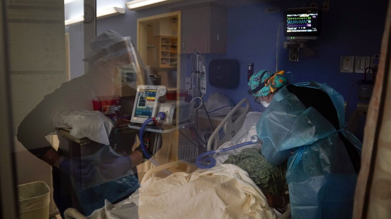 Κορωνοϊός: Στο τραπέζι η επιστράτευση γιατρών και νέα μέτρα - CNN.gr