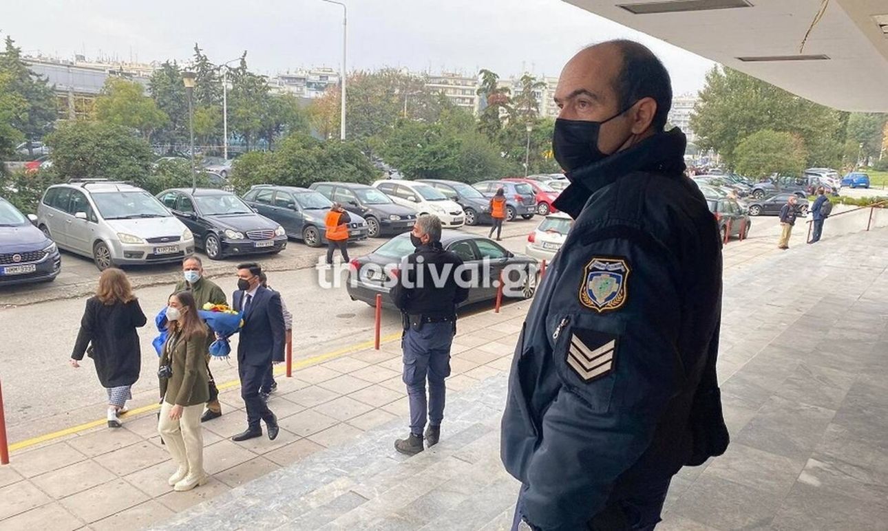 Θεσσαλονίκη: Εκκενώνεται η αίθουσα τελετών του ΑΠΘ μετά από τηλεφώνημα ...