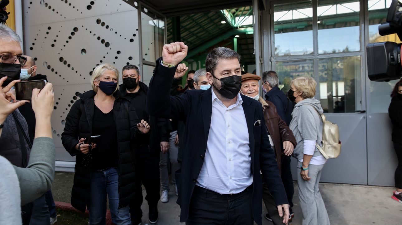 Εκλογές ΚΙΝΑΛ: Ποιος είναι ο Νίκος Ανδρουλάκης - Η πολιτική του πορεία ...